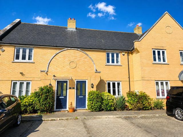 2 bed terraced house to rent in Brimsdown Avenue, Laindon, Essex, SS15