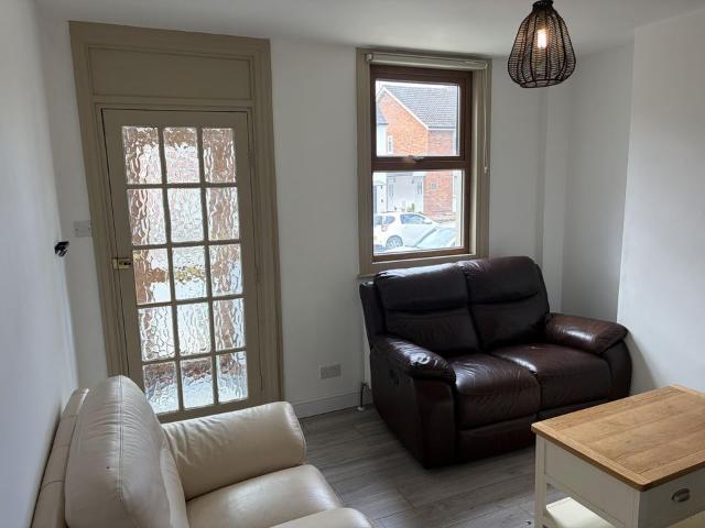 2 bed terraced house to rent in Eign Road, Hereford, Herefordshire