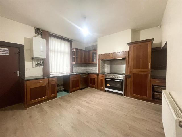 2 bed terraced house to rent in Ford Street, Burnley, BB10
