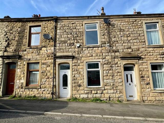 2 bed terraced house to rent in Hermitage Street, Blackburn, BB1