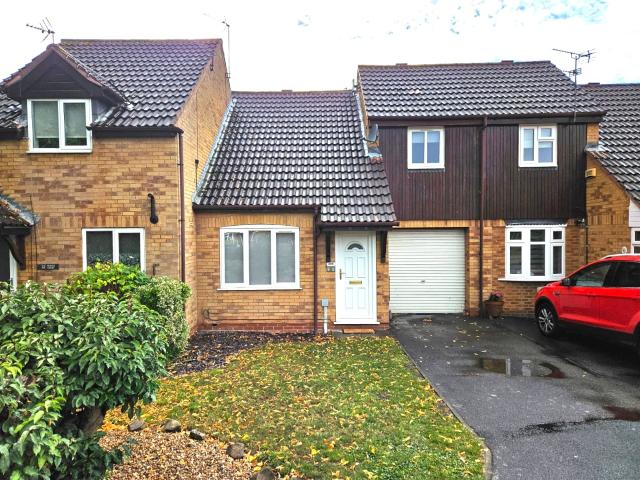 2 bed terraced house to rent in Herons Court, West Bridgford, Nottingham, Nottinghamshire, NG2 £975 per month