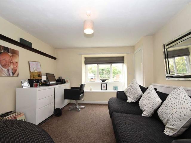 2 bed terraced house to rent in High Street, Scarborough, YO13