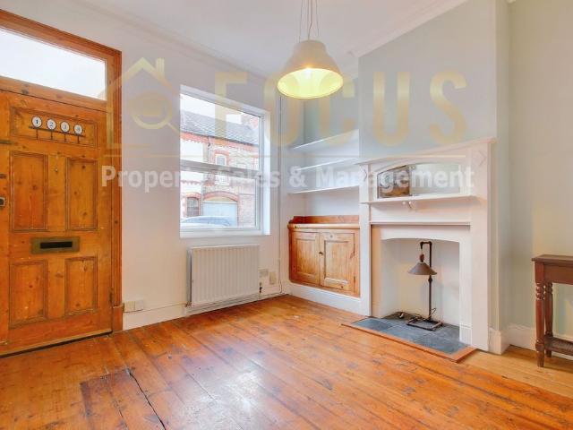 2 bed terraced house to rent in Lorne Road, Leicester, LE2