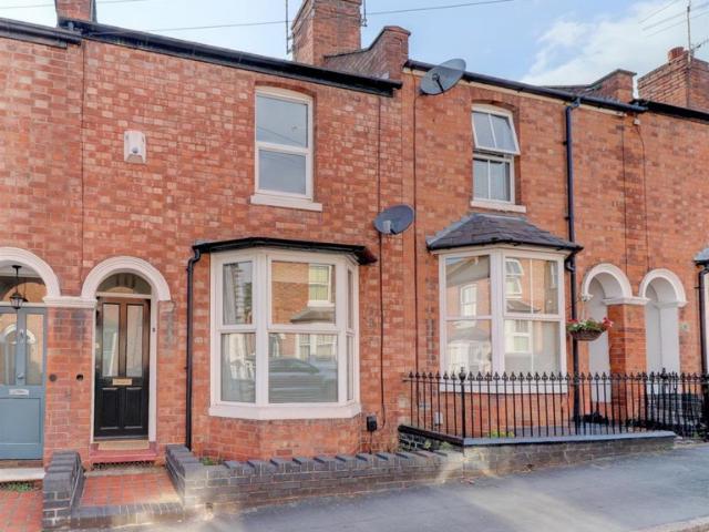 2 BED Terraced House To rent