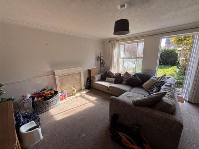 2 BED Terraced House To rent