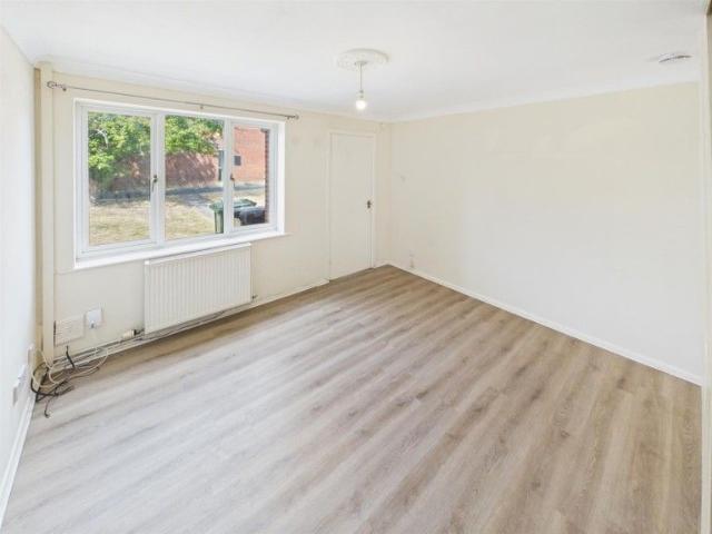 2 BED Terraced House To rent