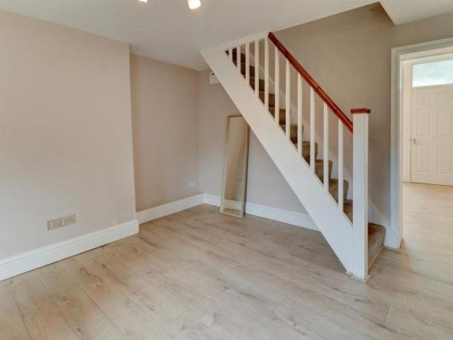 2 BED Terraced House To rent