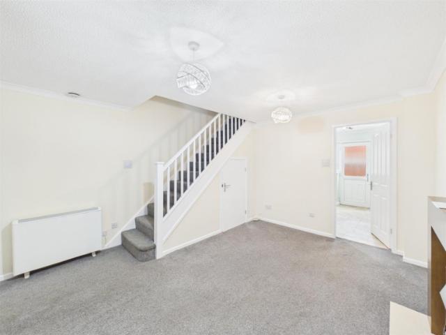 2 BED Terraced House To rent