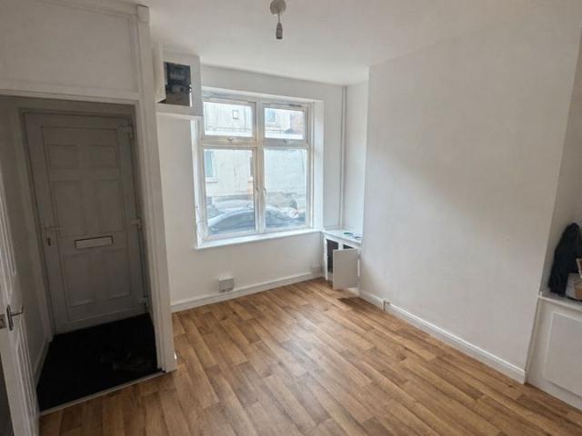 2 Bed Terraced House, Tudor Street, L6