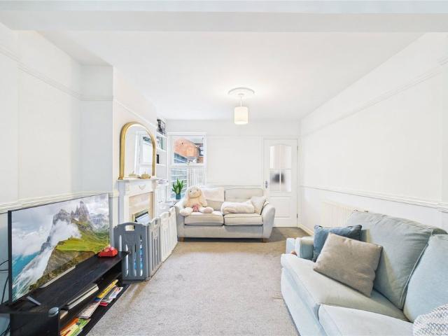 2 Bed Terraced House, Waldeck St, RG1