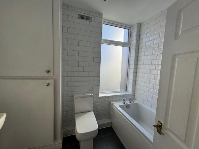 2 Bed Terraced House, Warrels Grove, LS13
