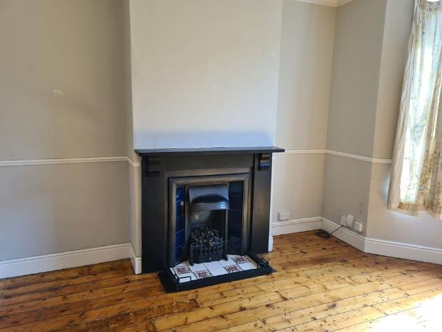 2 Bed Terraced House, Whitehall Road, BS5