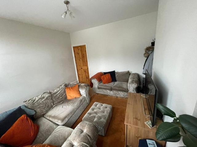 2 Bed Terraced House, Windmill Lane, NG3