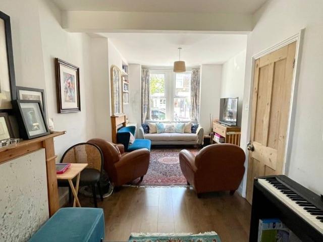 2 Bed Terraced House, William Road, SW19