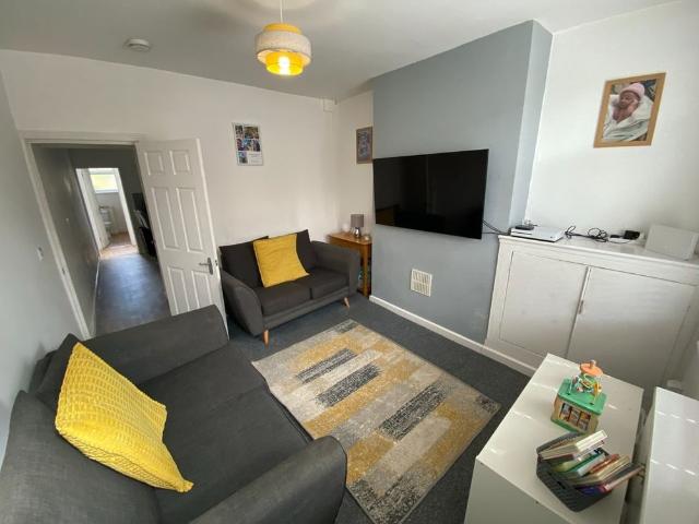 2 Bed Terraced House, Acton Avenue, NG6