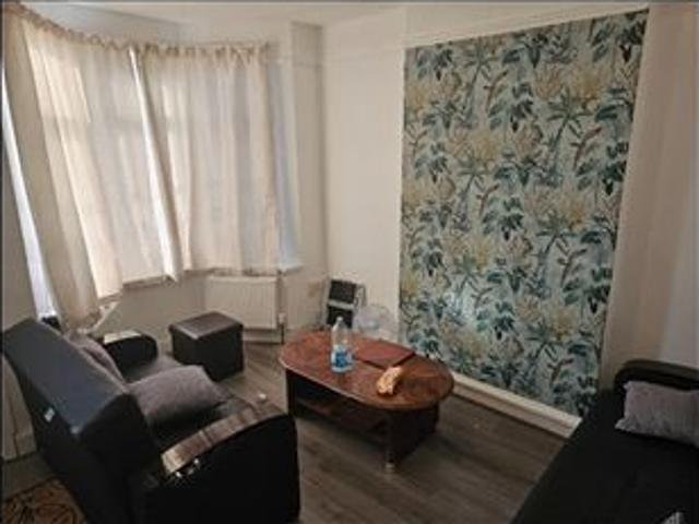 2 Bed Terraced House, Althorp Road, LU3