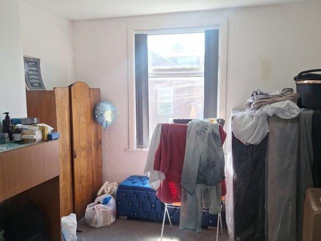 2 Bed Terraced House, Armley Lodge Road, LS12