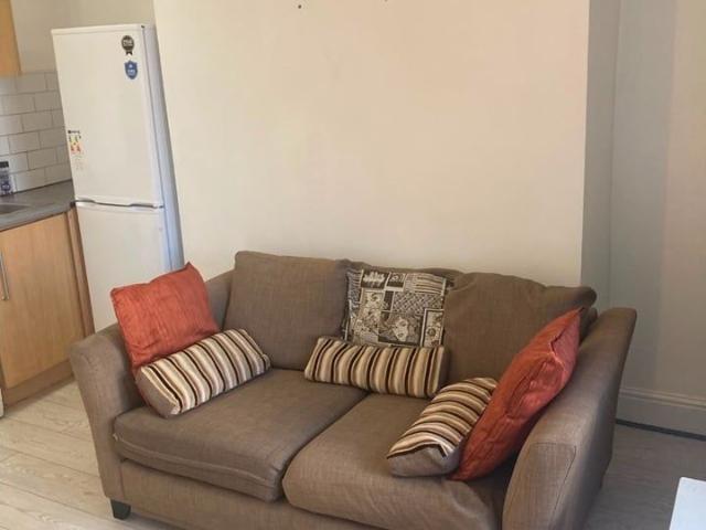 2 Bed Terraced House, Arley Terrace, LS12