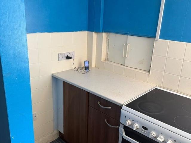 2 Bed Terraced House, Arthington Grove, LS10