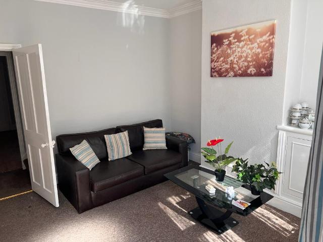 2 Bed – Terraced House – Beatrice Road, Leicester, LE3 9FN. £950 PCM