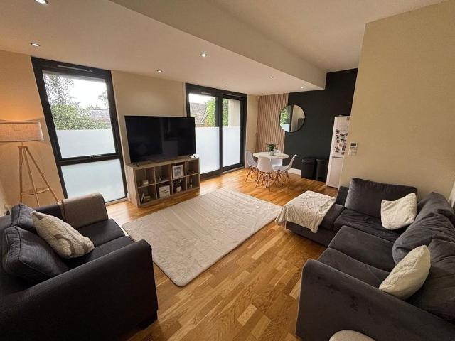 2 Bed Terraced House, Buckingham Place, LS6