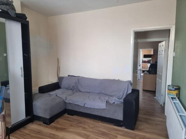 2 Bed Terraced House, Burnaby St, NG6