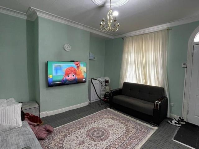 2 Bed Terraced House, Conway Mount, LS8