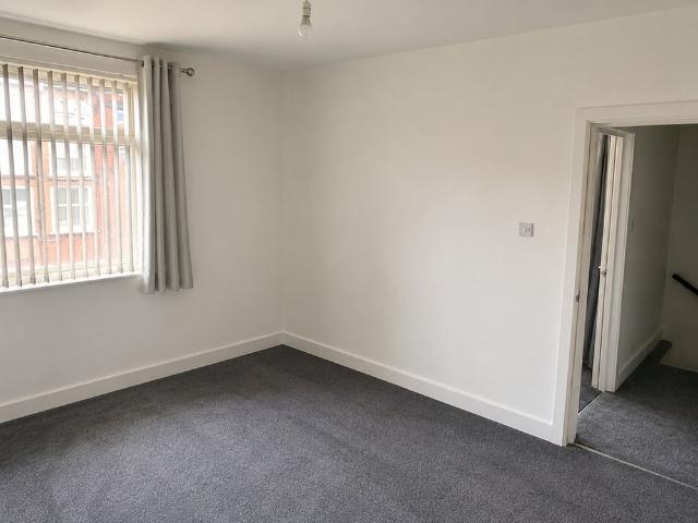 2 Bed Terraced House, Claremont Terrace, LS12