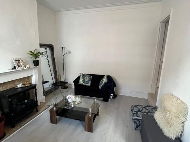 2 Bed Terraced House, Clark Terrace, LS9