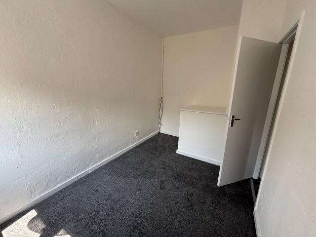 2 Bed Terraced House, Cutland St, M40