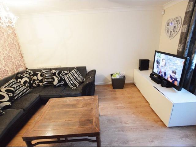 2 Bed Terraced House, Daintry Way, E9