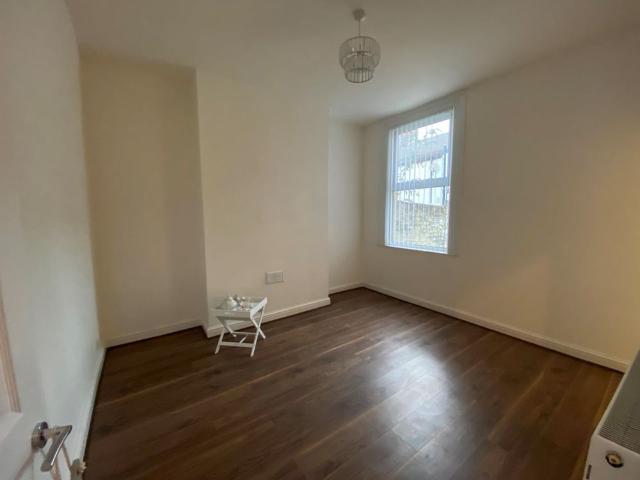 2 Bed Terraced House, Daisy Street, L5