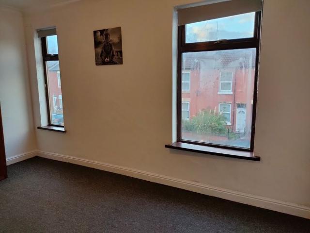2 Bed Terraced House, Dundas Road, S9
