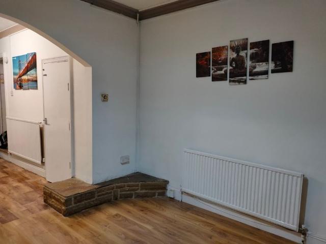 2 Bed Terraced House, Dundas Road, S9