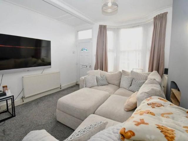 2 Bed Terraced House, Elmswood Road, CH42