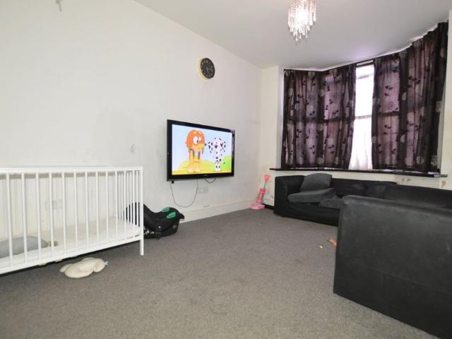 2 Bed Terraced House, Falcon St, E13