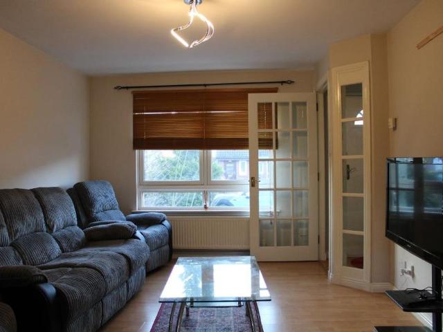 2 bed terraced house for rent in Fernieside