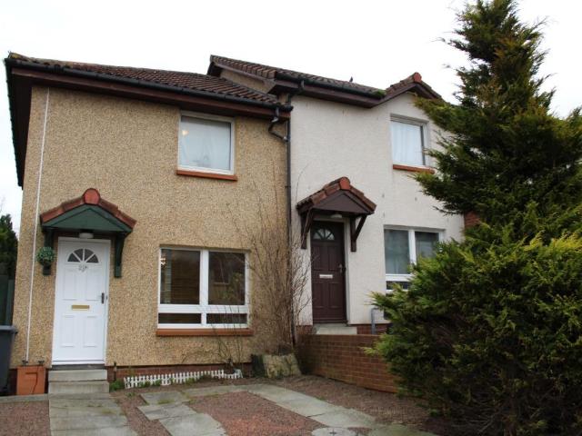 2 bed terraced house for rent in Fernieside