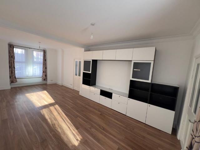 2 Bed Terraced House, Foxhall Road, NG7
