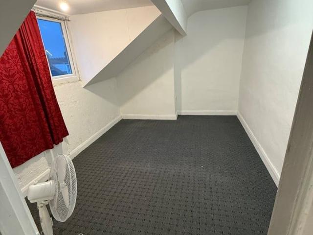 2 Bed Terraced House, Glensdale Terrace, LS9