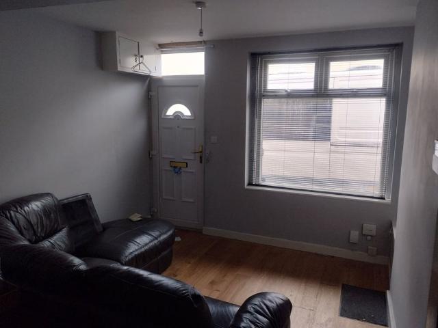 2 Bed Terraced House, Grange Street, L6
