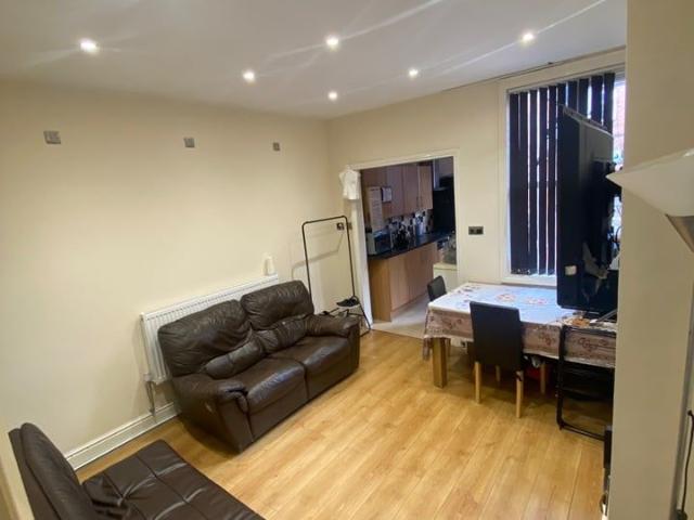 2 Bed Terraced House, Harewood St, LE5