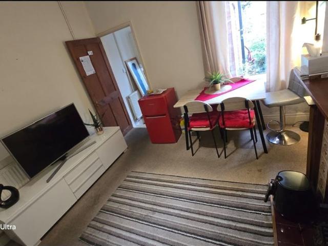 2 Bed Terraced House, Henton Road, LE3