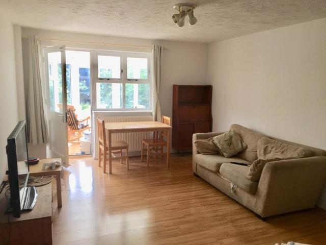 2 Bed Terraced House, Henry Doulton Drive, SW17