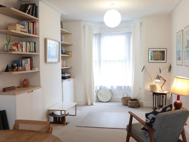 2 Bed Terraced House, Hecham Close, E17