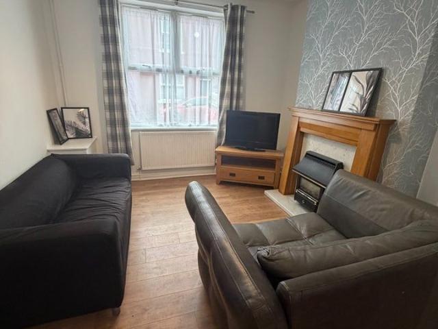 2 Bed Terraced House, Hersey St, M6