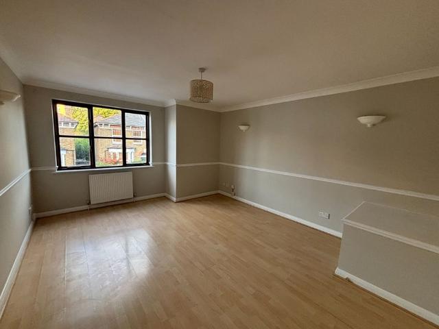 2 Bed Terraced House, Highland Terrace, SE13