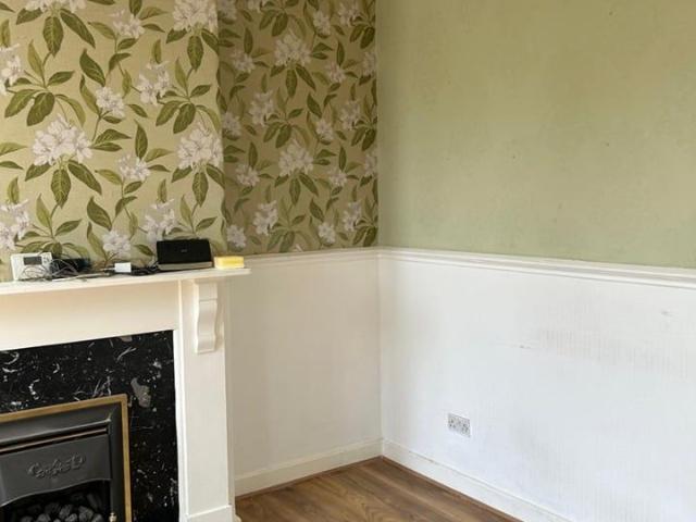 2 Bed Terraced House, Holmesfield, S61
