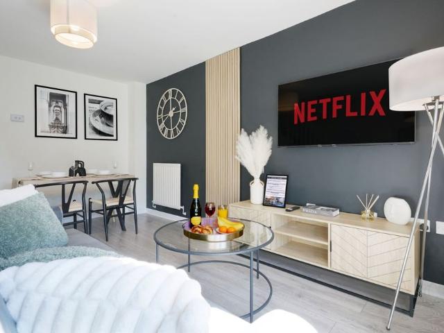 2 Bed Terraced House, Hutton Close, LU4