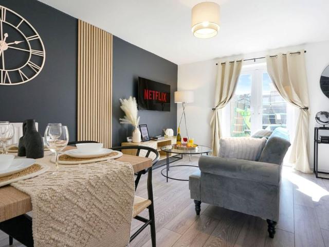 2 Bed Terraced House, Hutton Close, LU4